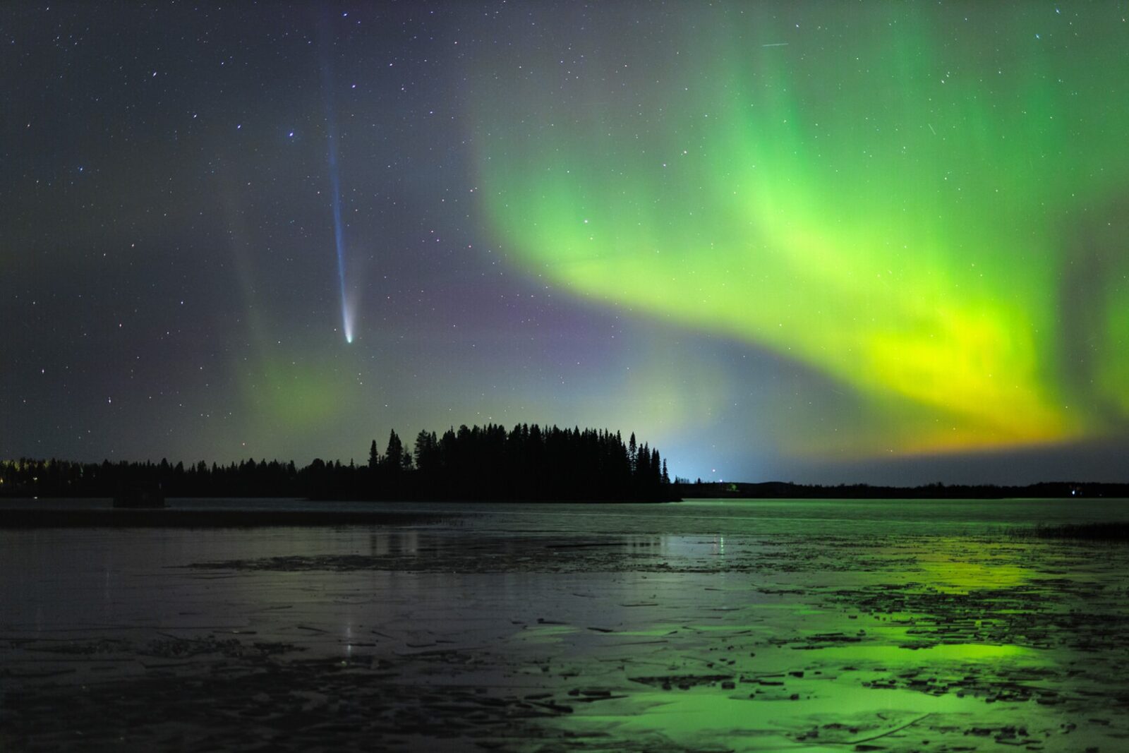 See the Skies at Their Most Magical With the Best Aurora Photos of 2025
