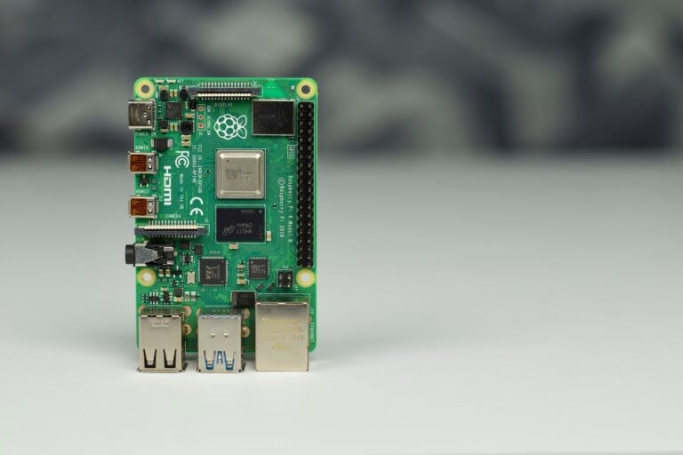 A 7-Year-Old Could Build This Computer That Fits Together Like Lego