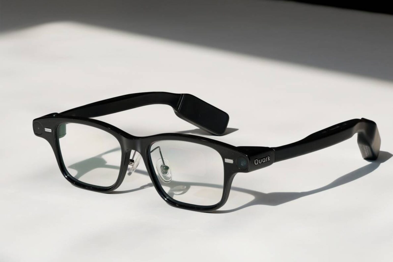These Vein-Spotting Smart Glasses Will Give Medics X-Ray Vision