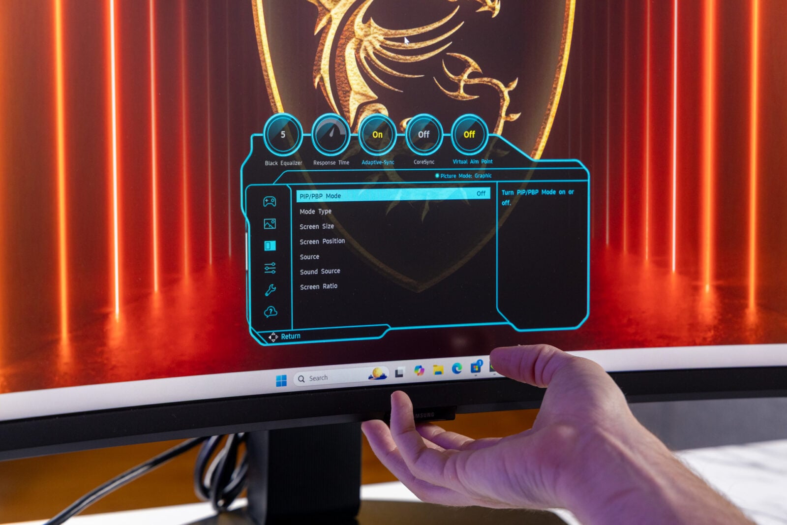 Samsung Odyssey G7 Review: This 40-Inch Gaming Monitor Is Big on ...