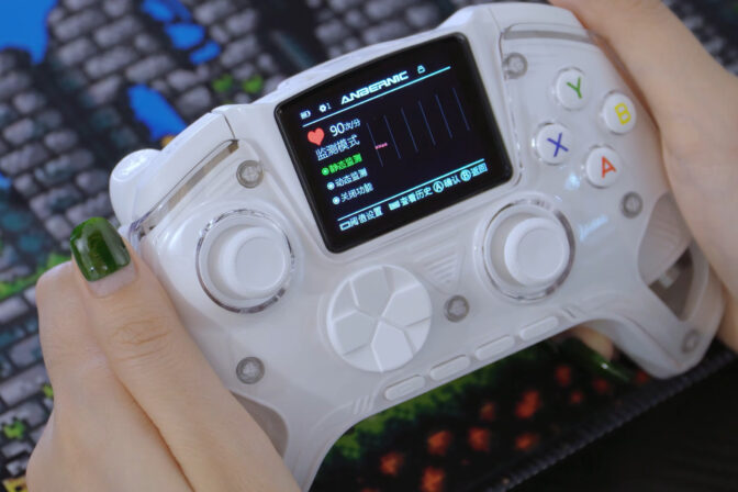 Anbernic's New Controller Has a Screen and Built-In Heartbeat Sensor ...