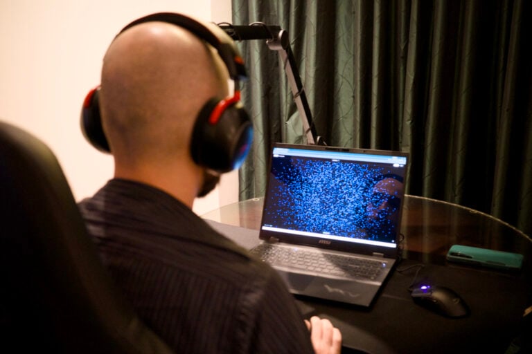 Can a Brain-Sensing Gaming Headset Finally Make Me a Pro Player?