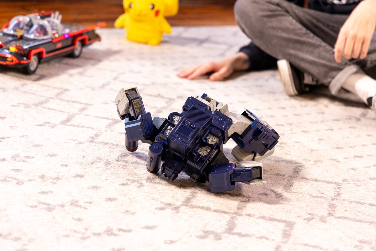 Robosen Soundwave G1 Review: This Transformer Is a Sick Robot and Sad ...