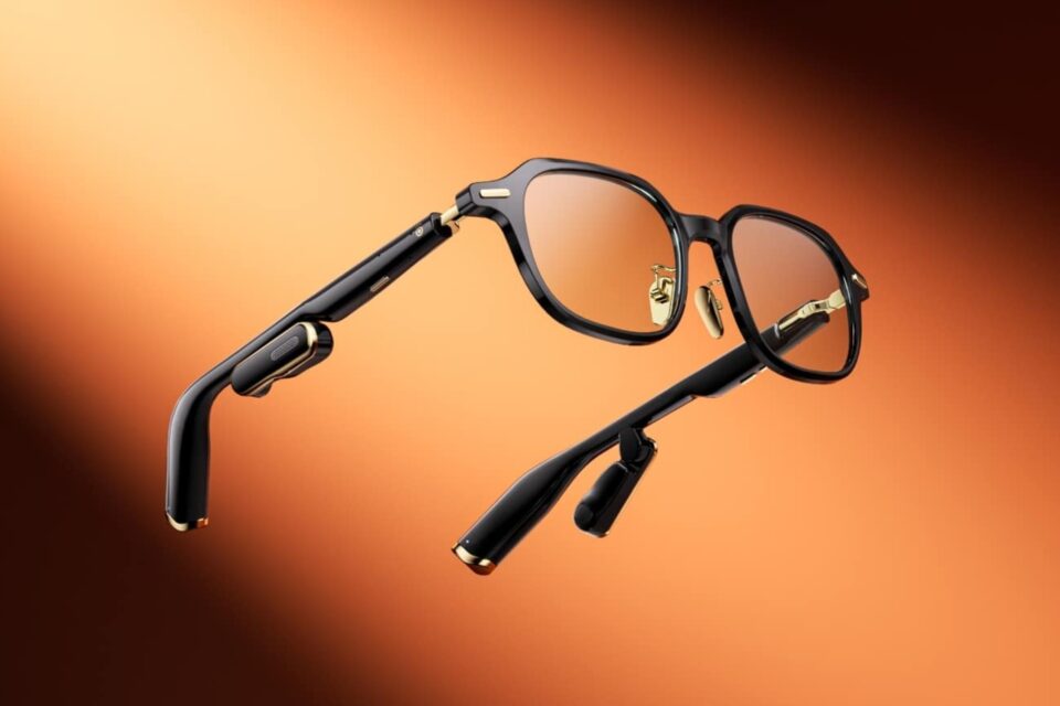These 1080p Smart Glasses Can Be Controlled With a Touch-Sensitive Ring