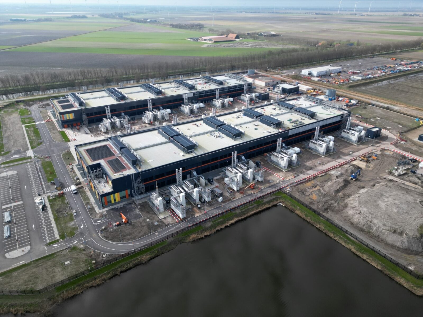 Data Center Project Cancellations Quadrupled in 2025 as Locals Fight Back
