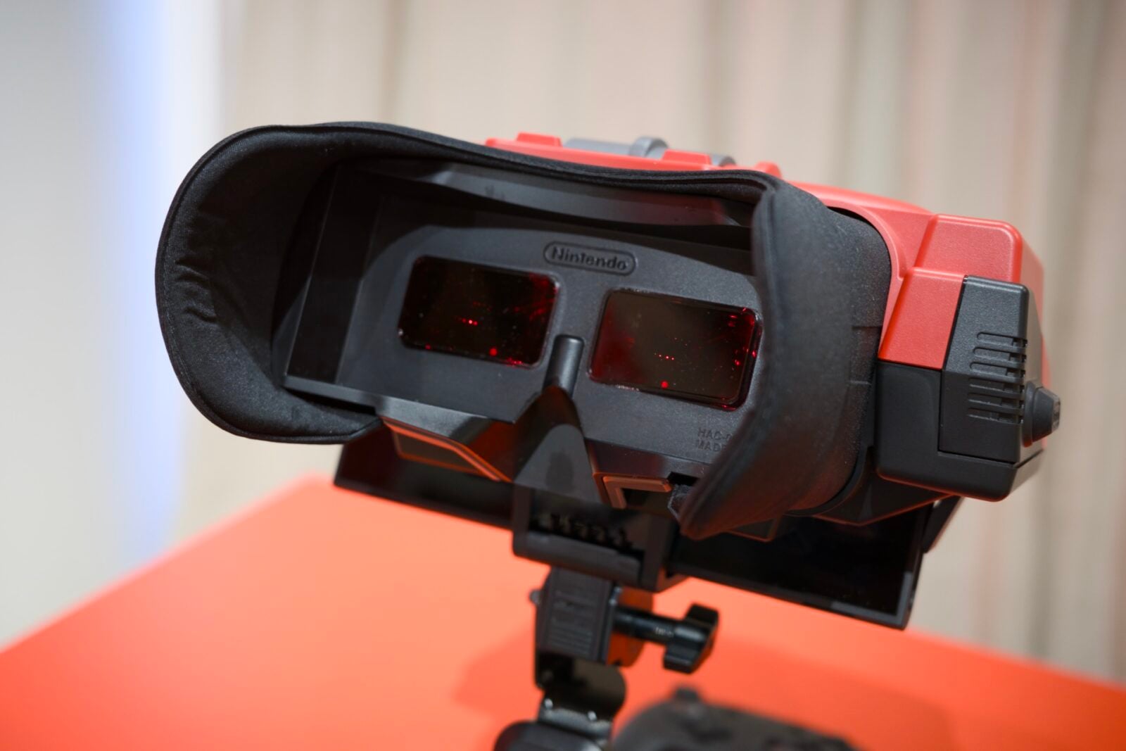 Hands-On With the Switch 2's Virtual Boy Accessory