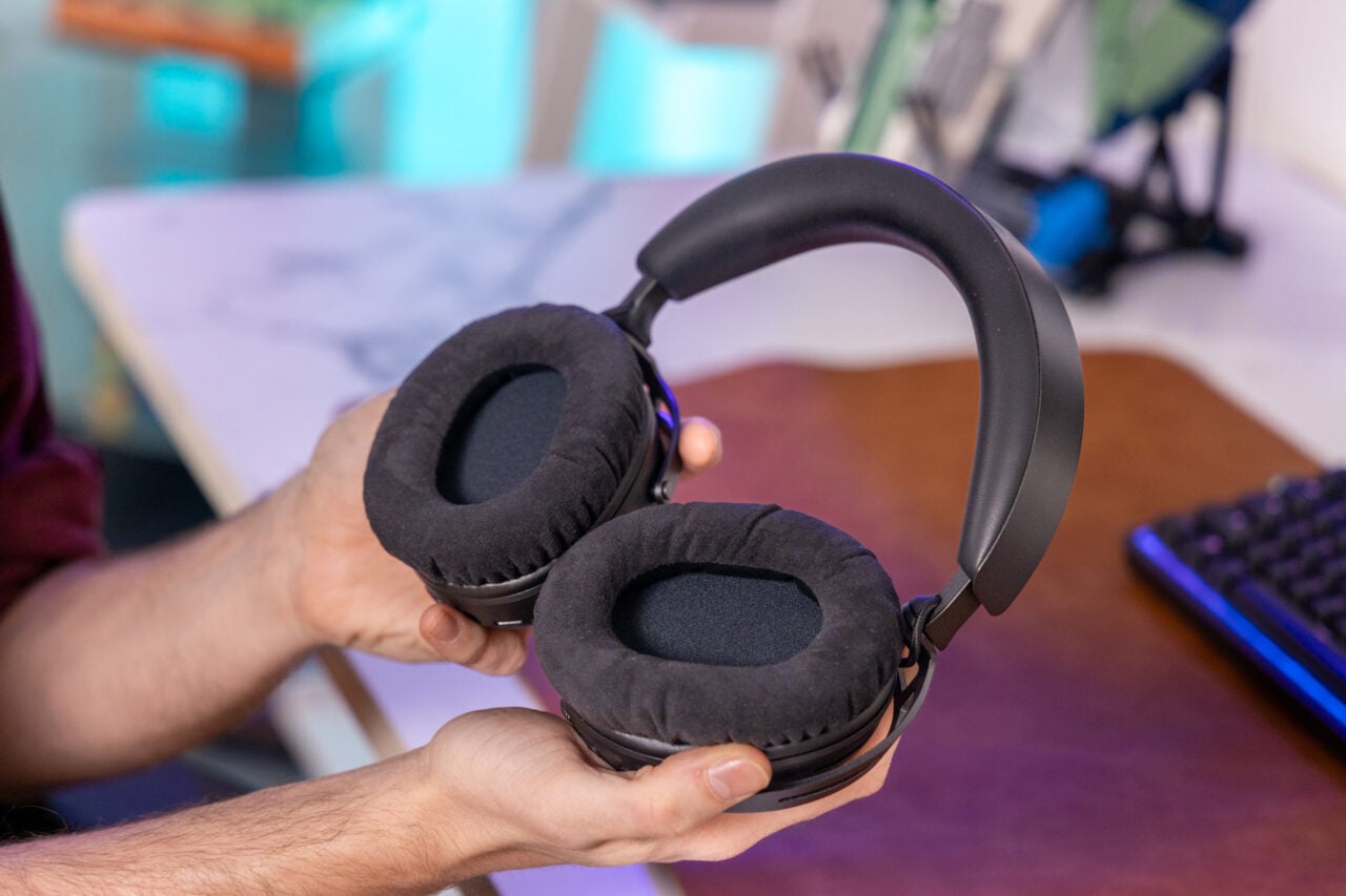 HyperX Cloud Alpha 2 Review: An Enormous Battery Life Wasted on a ...