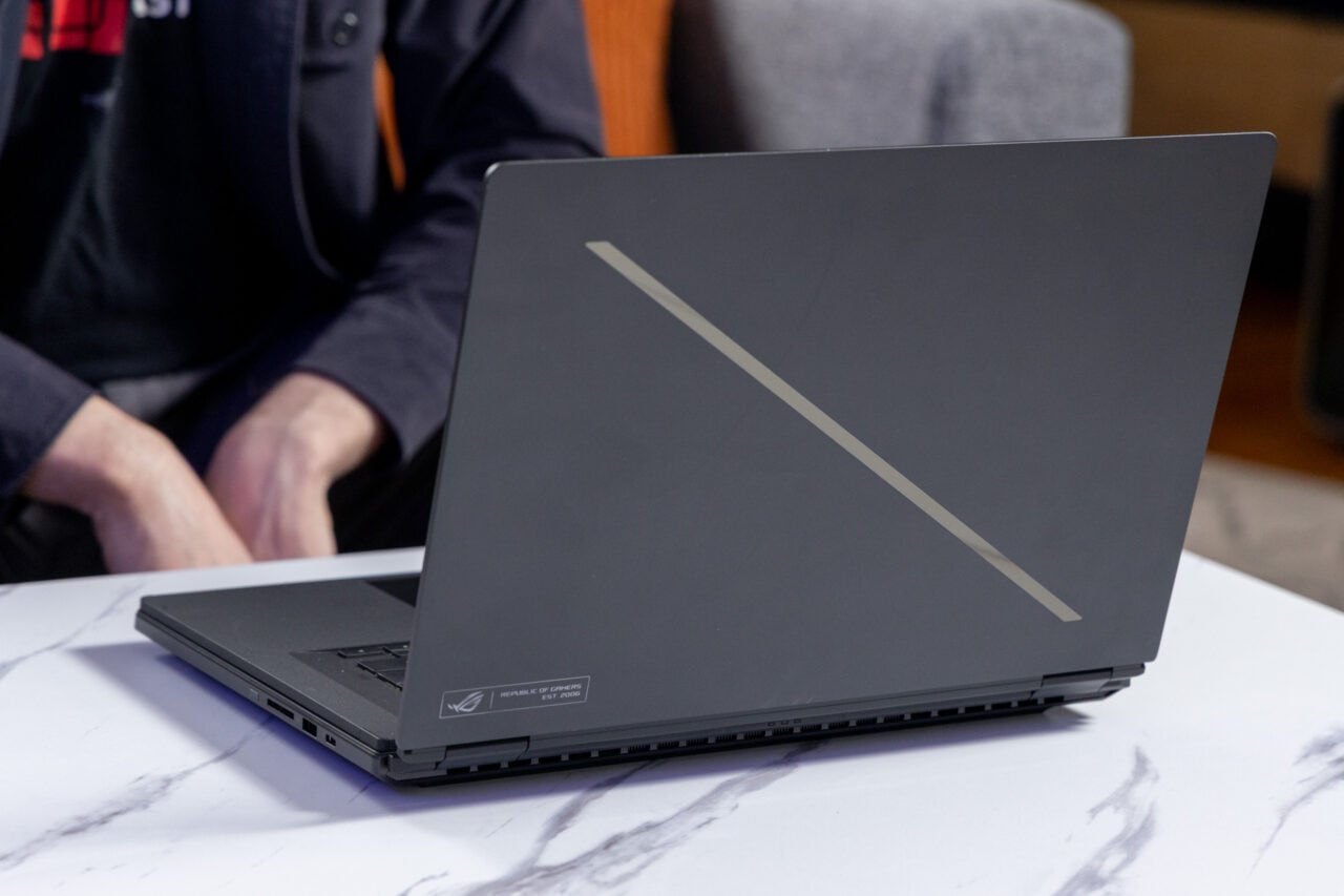 Asus' Dual-Display Gaming Laptop Will Ruin Your Single-Screen Lifestyle