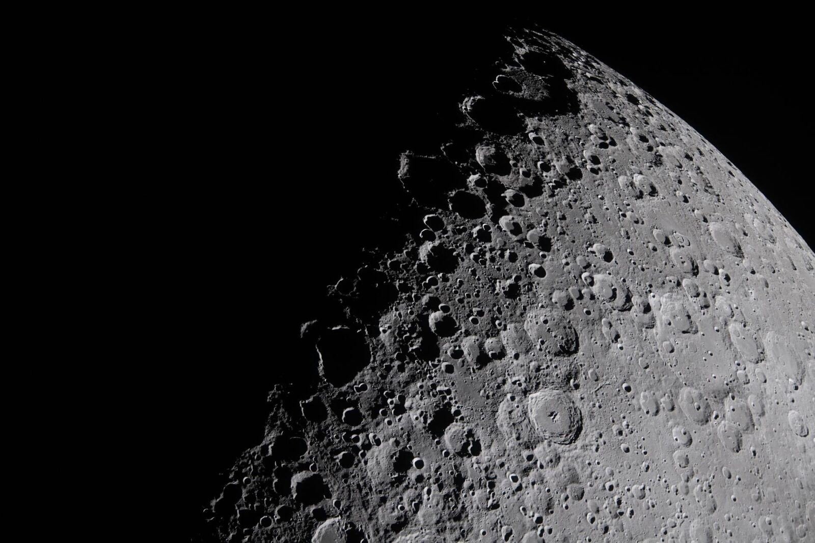 5 Things We Noticed During NASA's Historic Lunar Flyby