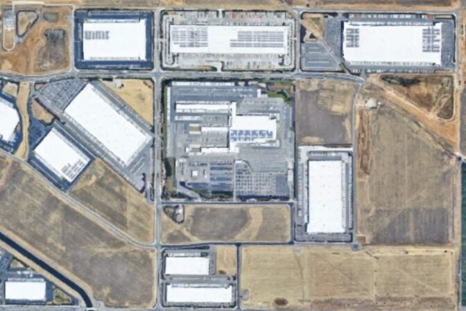 Fire at Massive Medical Warehouse in California Pumps Toxic Smoke Into ...